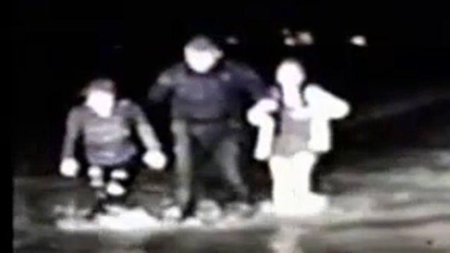 Texas deputy saves women from sinking car | Fox News Video