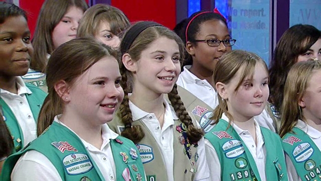 Girls Scouts Bring Christmas Cheer | Fox News Video